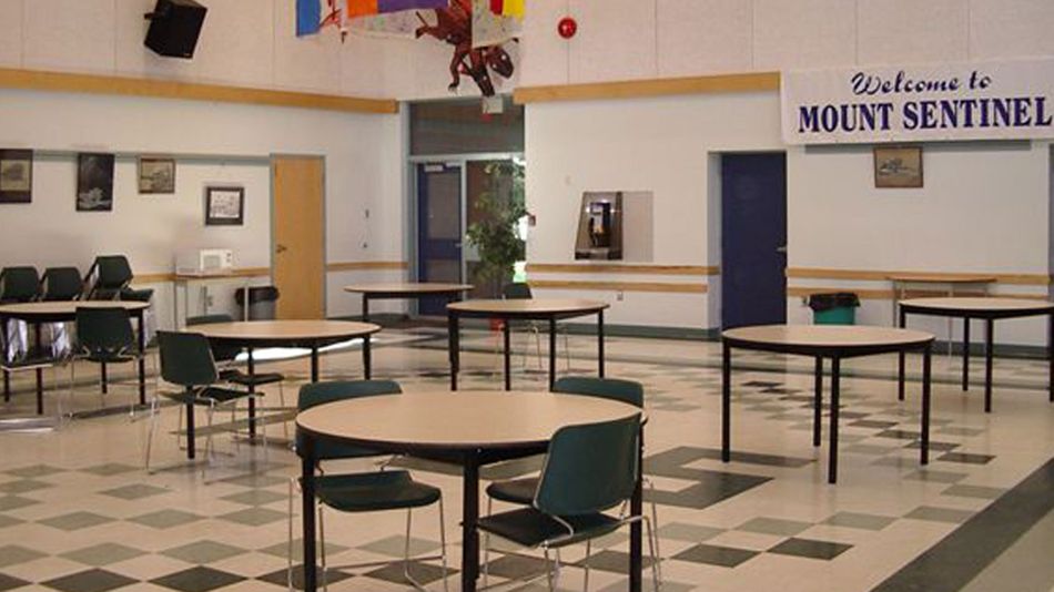 Mount Sentinel Secondary School in Kanada | TravelWorks